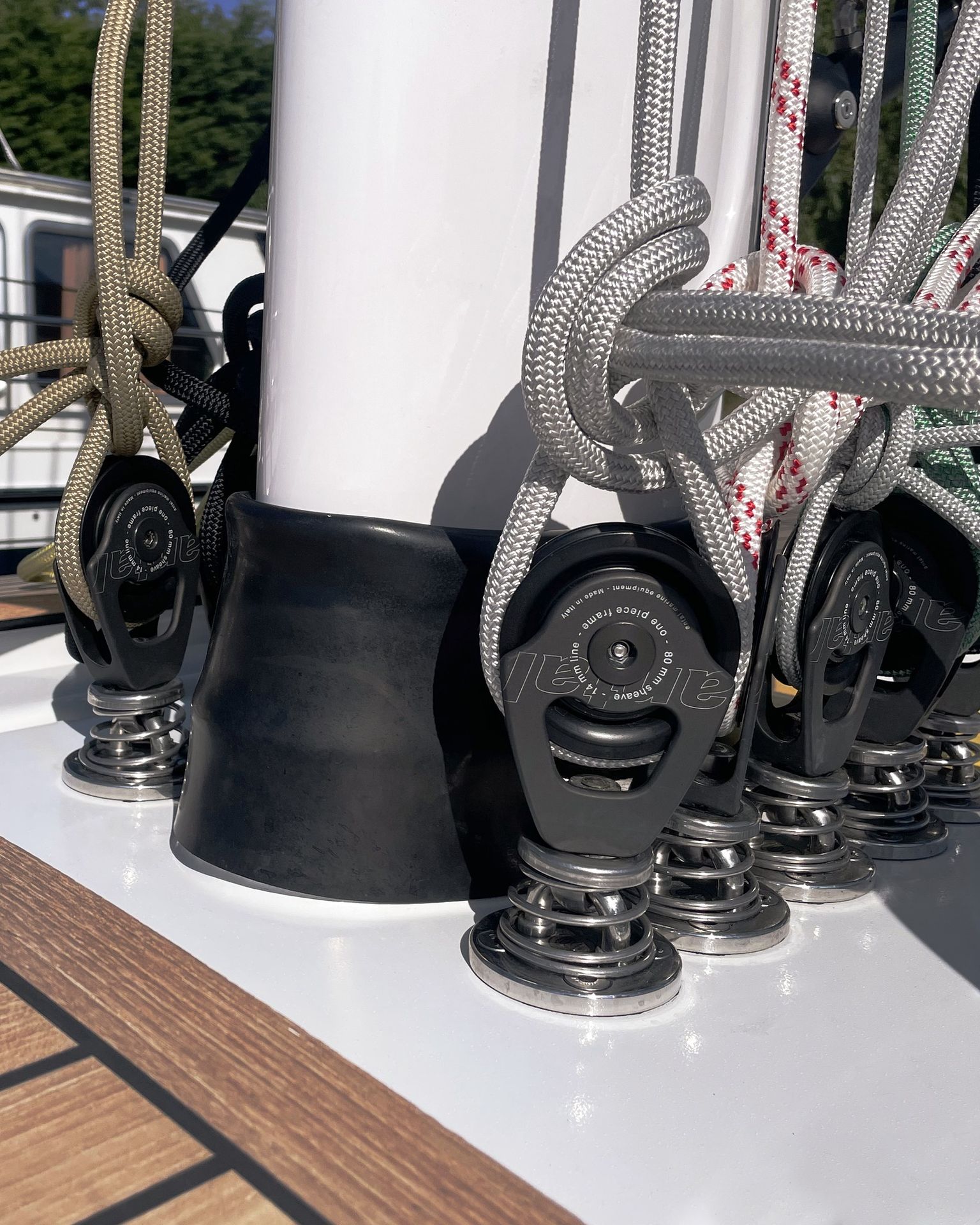 Best sailing pulley blocks in 2024 by Upffront Sailors